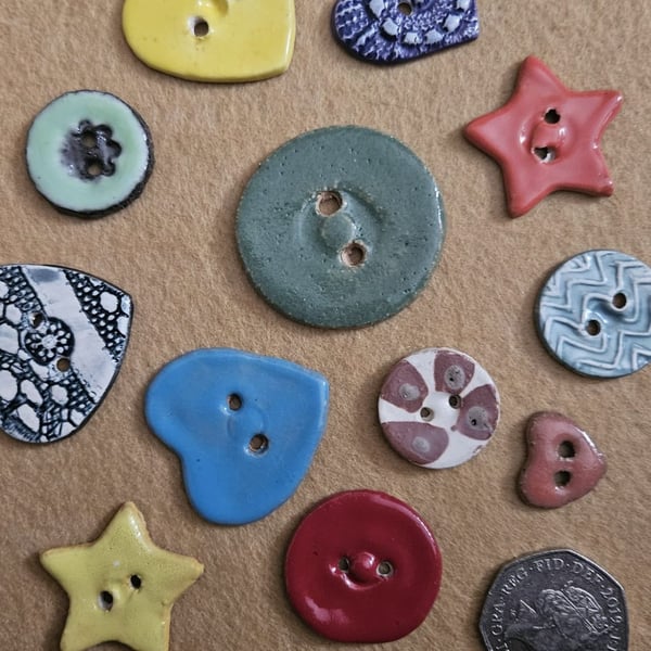 A Bargain Selection of Twelve Ceramic Buttons - Folksy