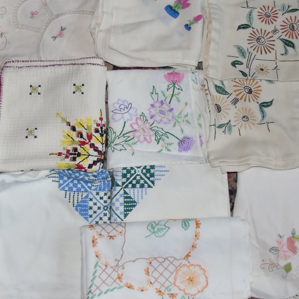 11 items of vintage embroidered linens for upcy... - Folksy