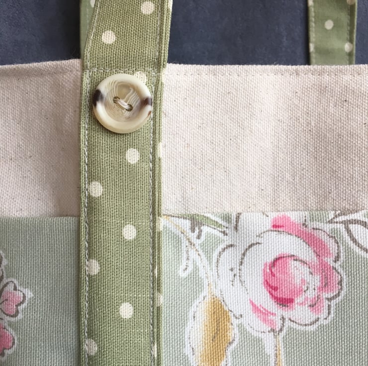 Rose pattern bag with pockets - Folksy