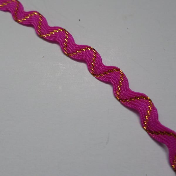 1m Length Ric Rac Trim - 8mm - Metallic - Pink - Folksy
