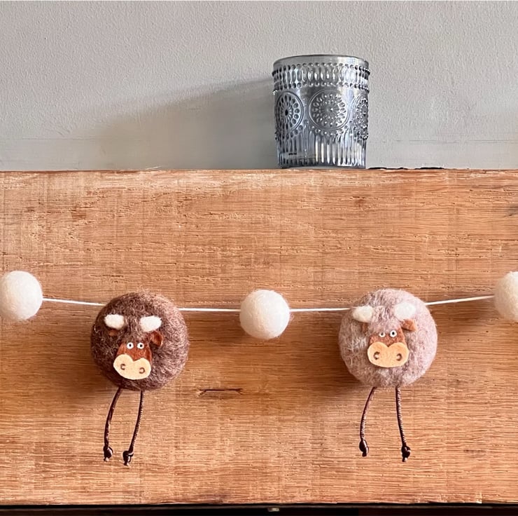 Highland Cow Garland, felted garland decoration... - Folksy