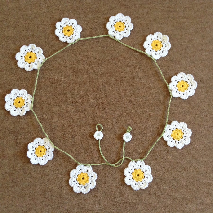 Crochet Daisy Chain Garland in Yellow and White - Folksy