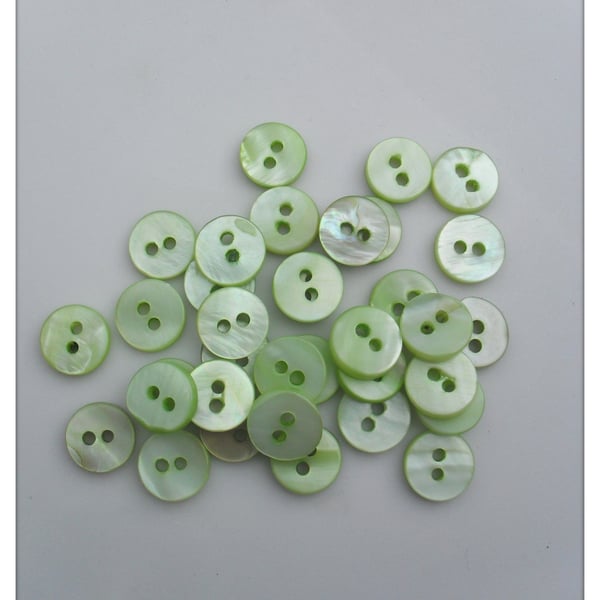 15 x 2-Hole Shell Buttons - Round- 10mm - Green - Folksy