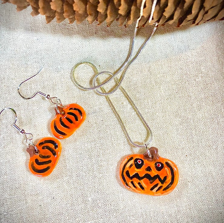 Ceramic Pumpkin pendant on silver chain, Hallow... - Folksy