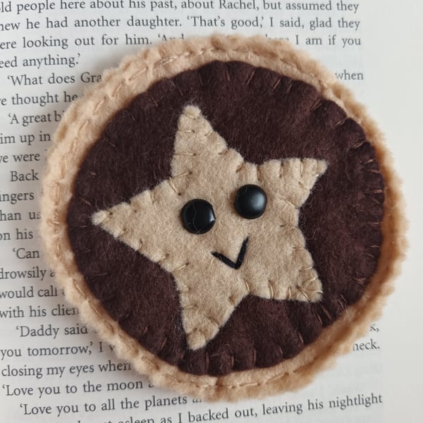 'Mince pie' wool blend felt bookmark,love to re... - Folksy