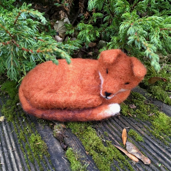 Needle felted model fox, sleeping fox woollen s... - Folksy