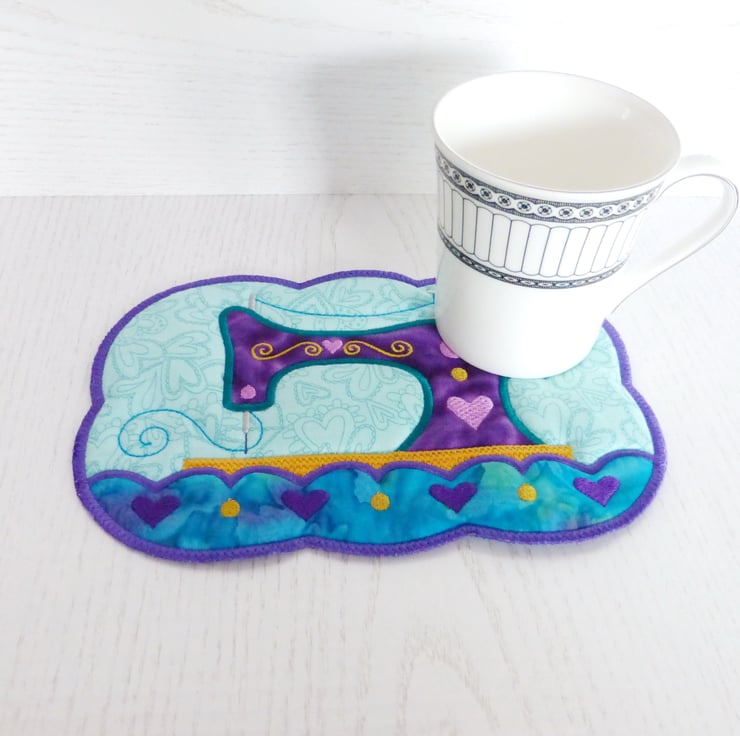 Sewing machine mug rug - Folksy