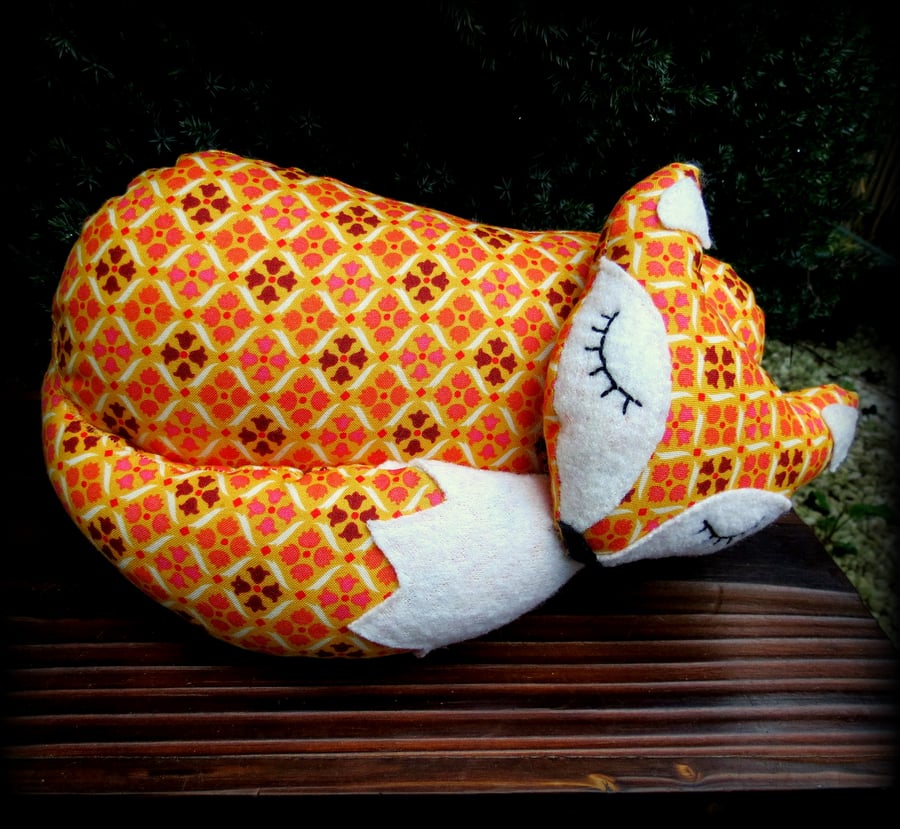 A snoozy groovy fox cushion. 30cm in length. - Folksy