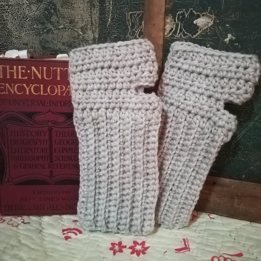 Mrs Fitz Outlander Fingerless Gloves Standing S... - Folksy