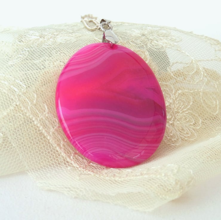 Pink banded agate pendant necklace - Folksy