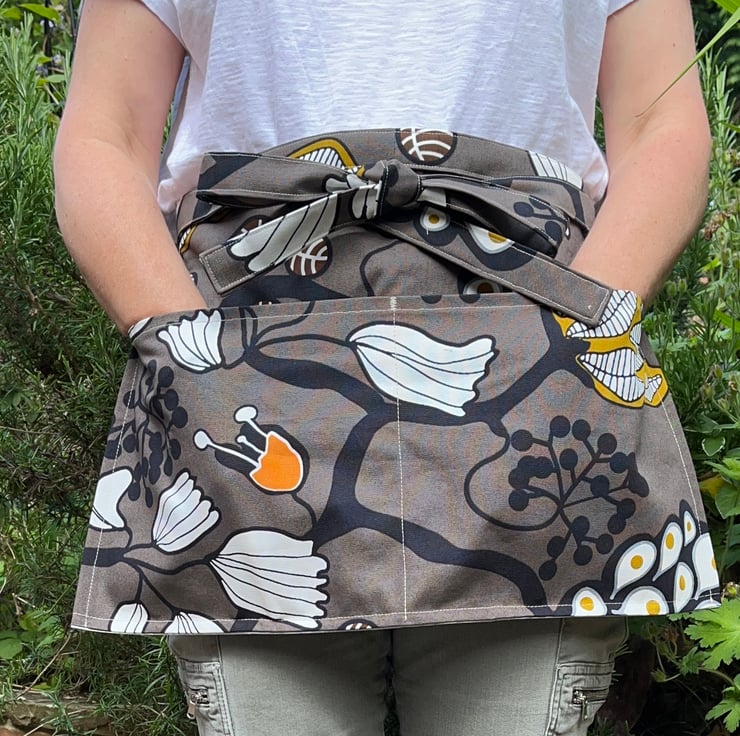 Gardening waist apron - abstract Scandi botanic... - Folksy