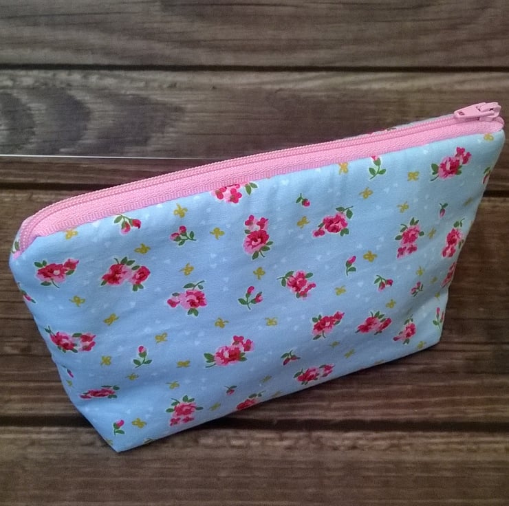 Make up bag, 100% cotton, lined, pale blue flor... - Folksy