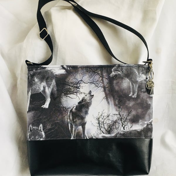 Stunning Shoulder or Crossbody Bag, Wolves Bag,... - Folksy
