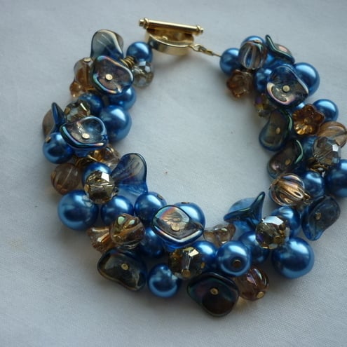 SHADES OF BLUE AND CELSIAN CLUSTER BRACELET. 148 - Folksy