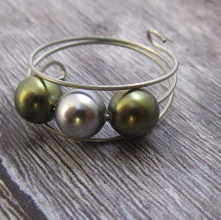 Green Shell Pearl Memory Wire Ring, Shell Pearl... - Folksy