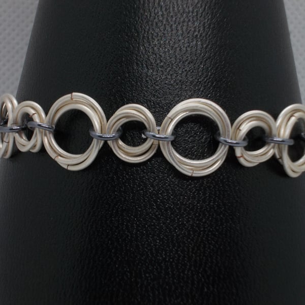 Sale - Mobius link chainmaille bracelet - Folksy