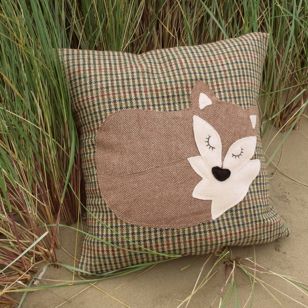Fox cushion. A fox on tactile wool. A large c... - Folksy