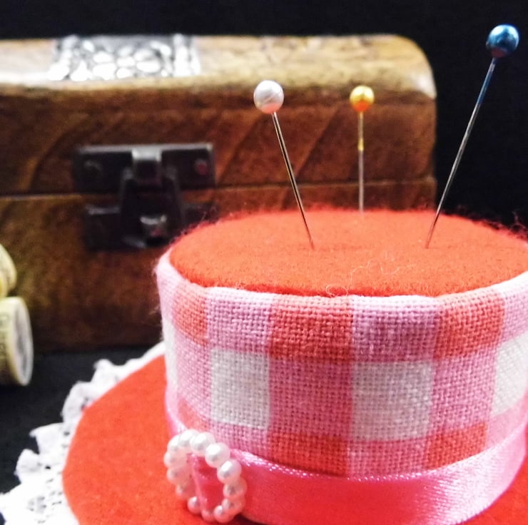 Red Bonnet Style Pin Cushion - Folksy