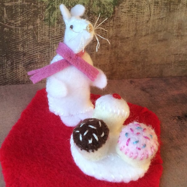 Little Shabby Chic white Mouse Tea Party in felt - Folksy