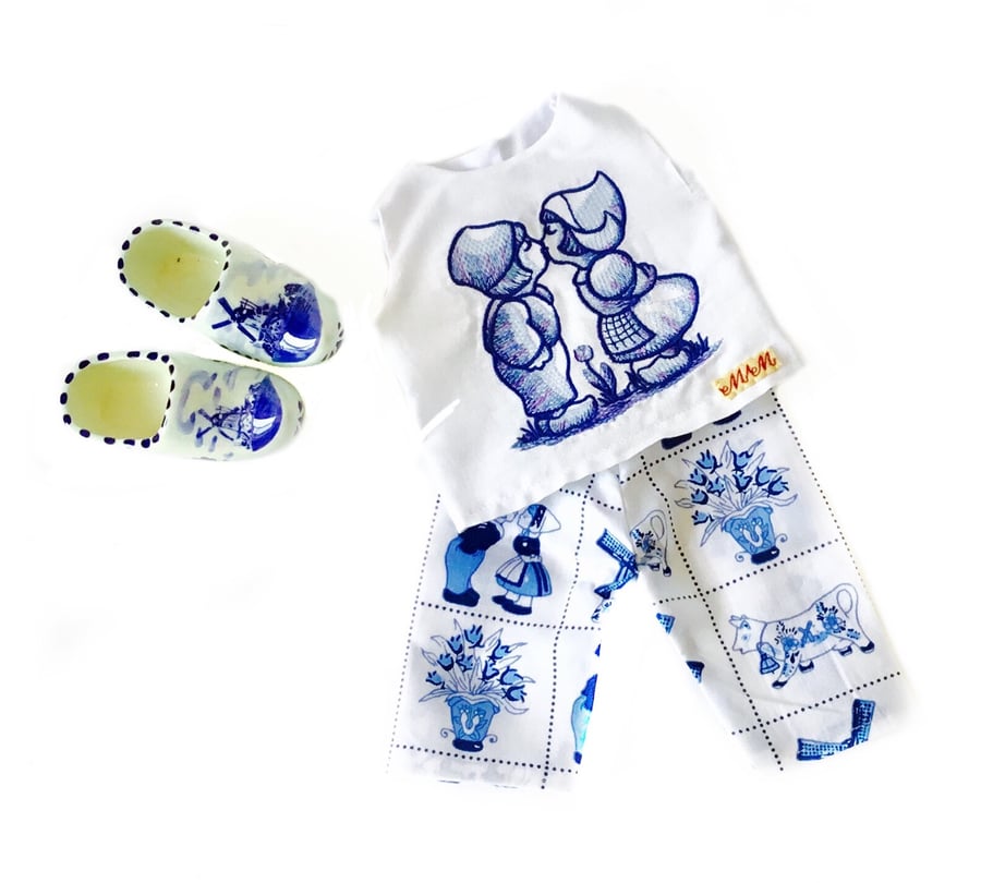 Delft blue blouse and cropped trousers - Folksy