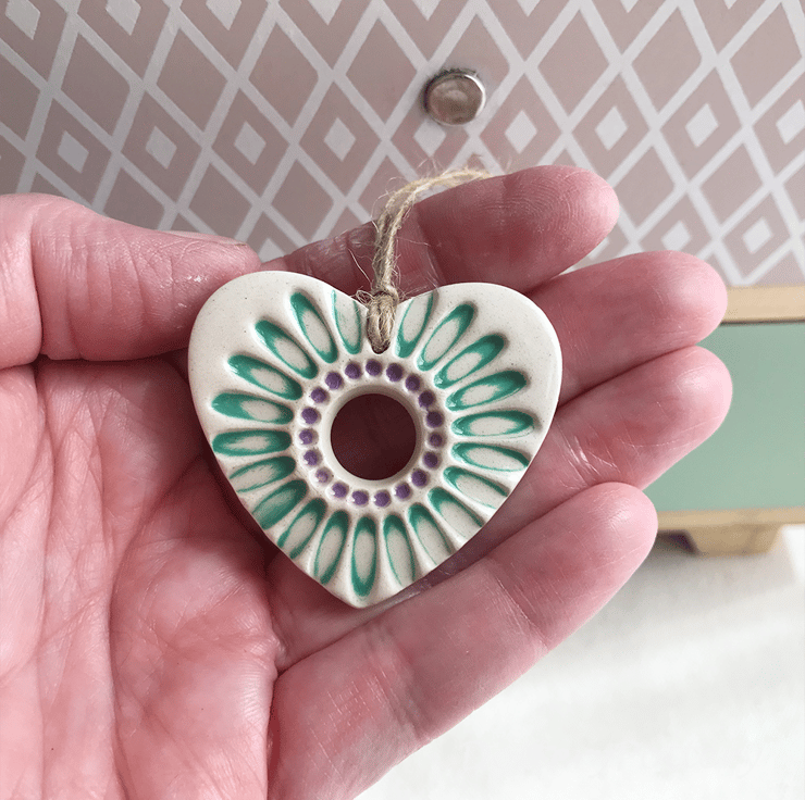 Small Ceramic heart decoration with teal daisy - Folksy