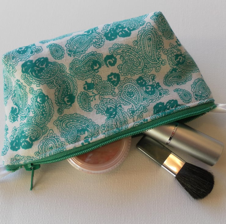 Small make up bag, green paisley pattern on a w... - Folksy