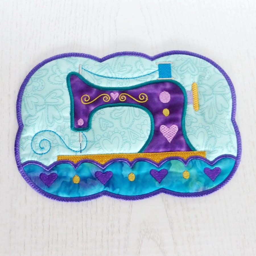 Sewing machine mug rug - Folksy
