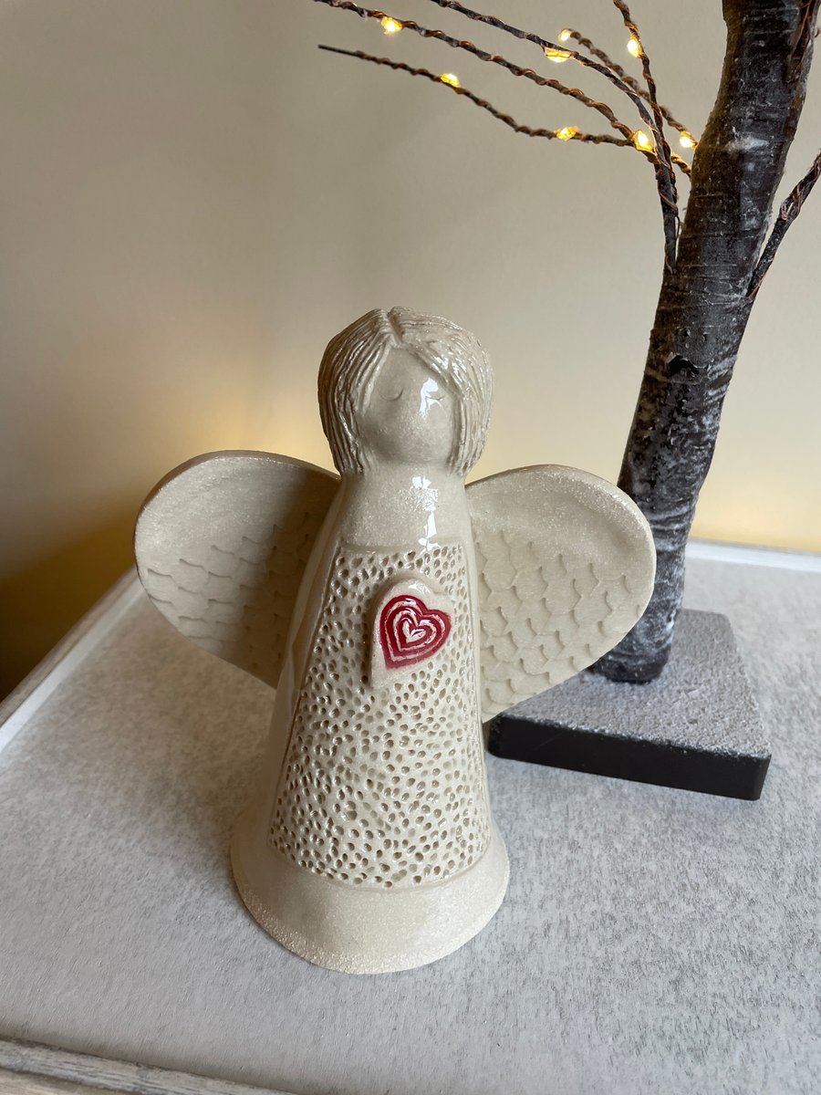Angel sculpture with red heart - Folksy