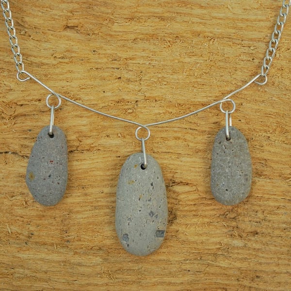 Beach pebble necklace - Folksy