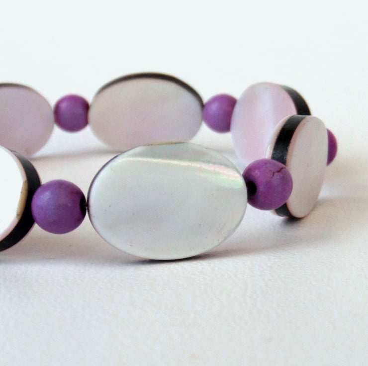 Blush pink shell stretchy bracelet - Folksy