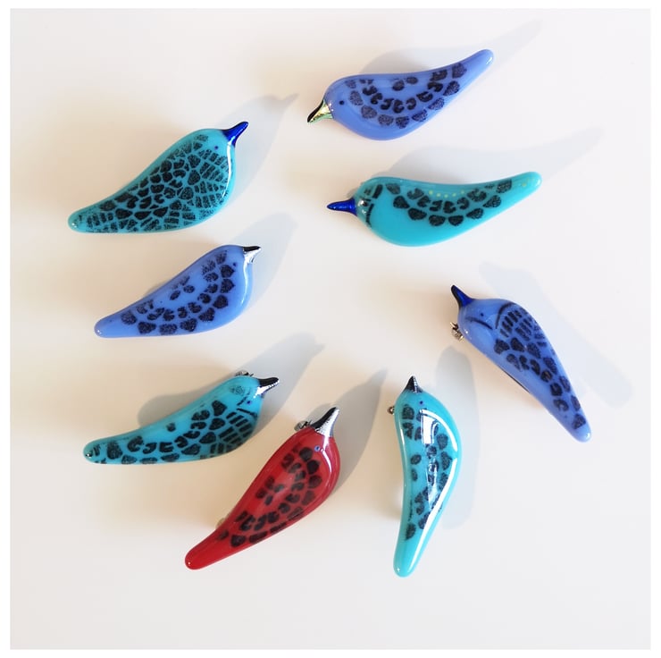 One turquoise bird brooch - Folksy