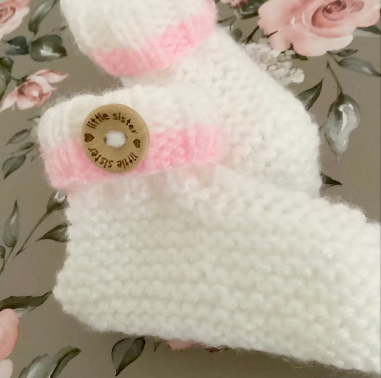 White knitted baby booties, Little Sister buttons - Folksy