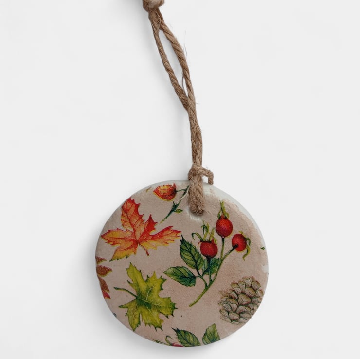 Autumn Leaves Round Clay Hanging Aromatherapy D... - Folksy