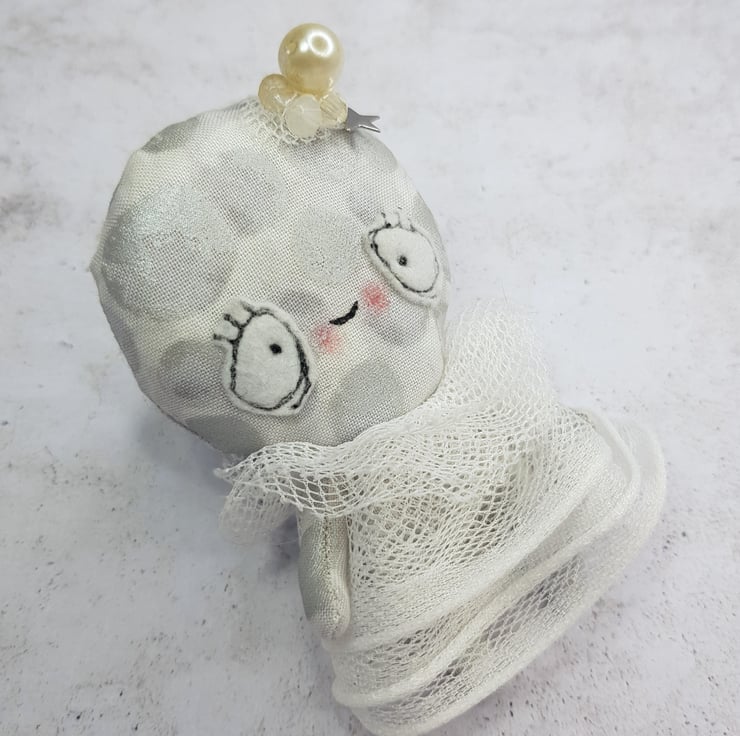 Miniature Moon Doll, Béla - Folksy