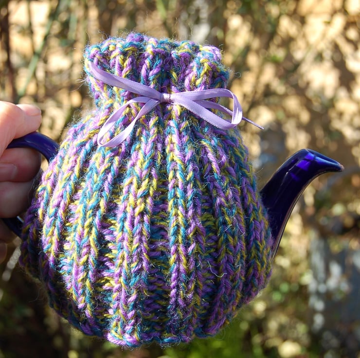 Tea cosy - to fit a small tea for one teapot r... - Folksy