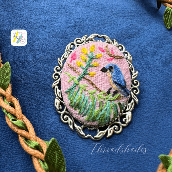 Beautiful cute bird embroidery brooch, Hand emb... - Folksy