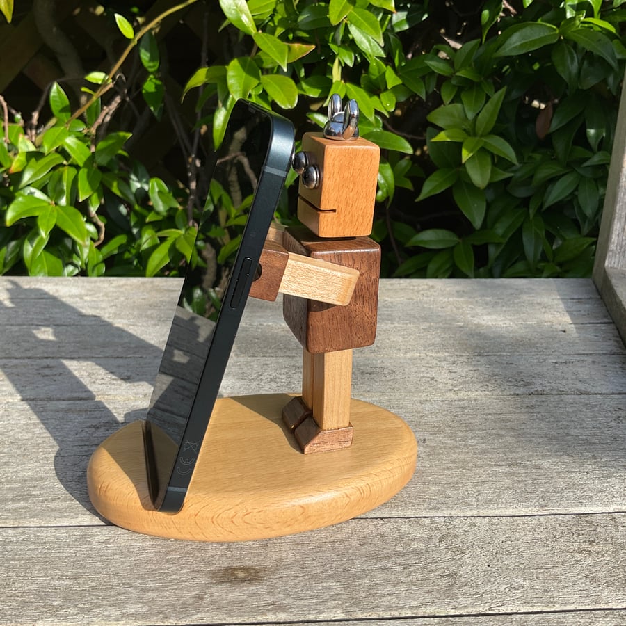 'Wing Nut' Robot Phone Stand (WPS27) - Folksy