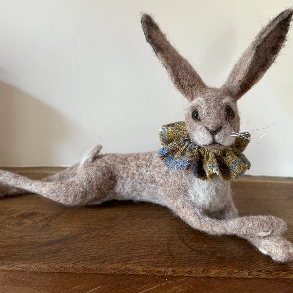 Relaxed Hare - Folksy