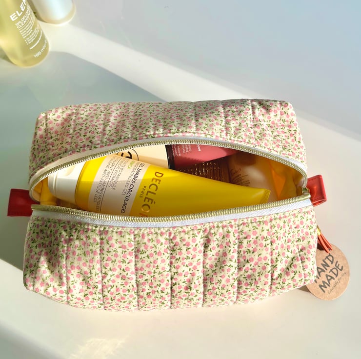 Floral Print Box Shape Quilted Toiletry Bag - Folksy