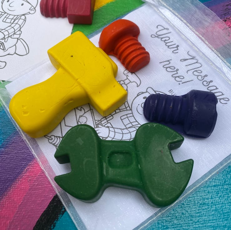 Builder party bag crayons - Folksy