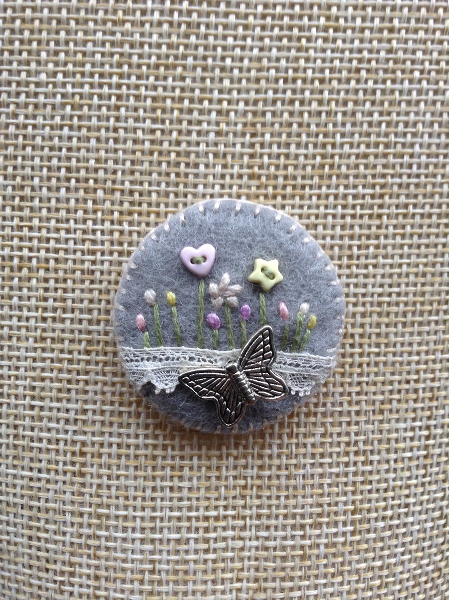 Hand sewn felt badge - Folksy