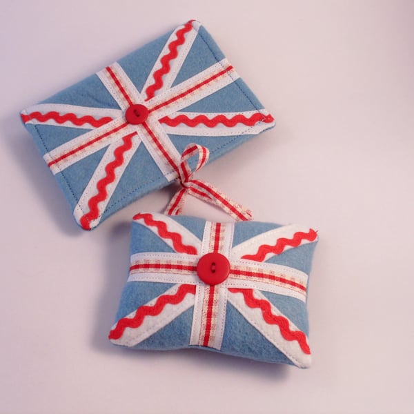 Needle case and pin cushion,sewing kit,sewing gift - Folksy