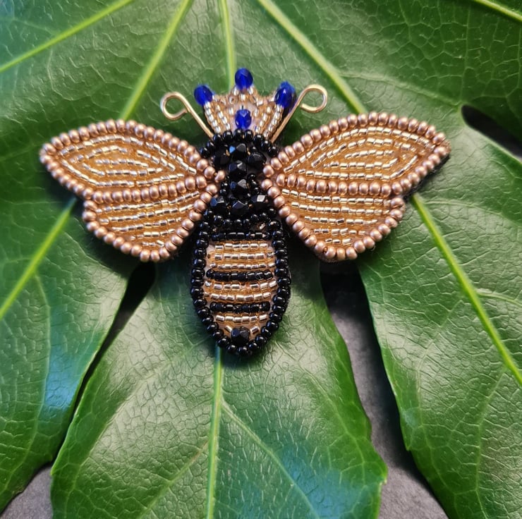 Jewellery Making - Bead embroidery Eleanor Quee... - Folksy