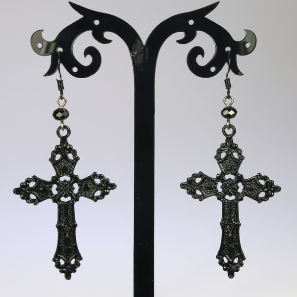 Black Gothic cross crucifix large metal hooked ... - Folksy