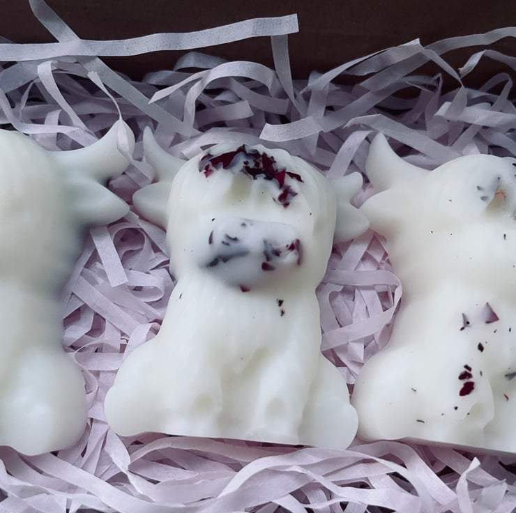 Lavender and vanilla scented highland cow wax m... - Folksy