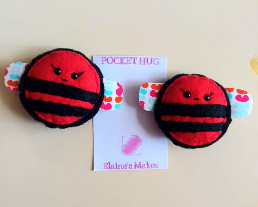 'Bumble bee' pocket hug and pocket hug card gif... - Folksy