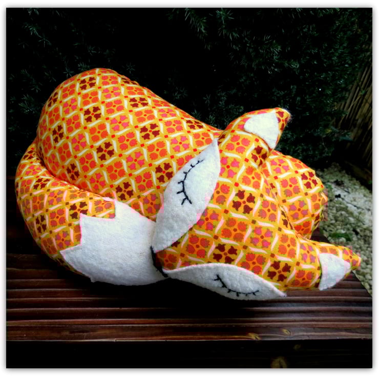 A snoozy groovy fox cushion. 30cm in length. - Folksy