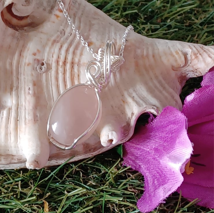 Dainty Rose Quartz Pendant - Folksy
