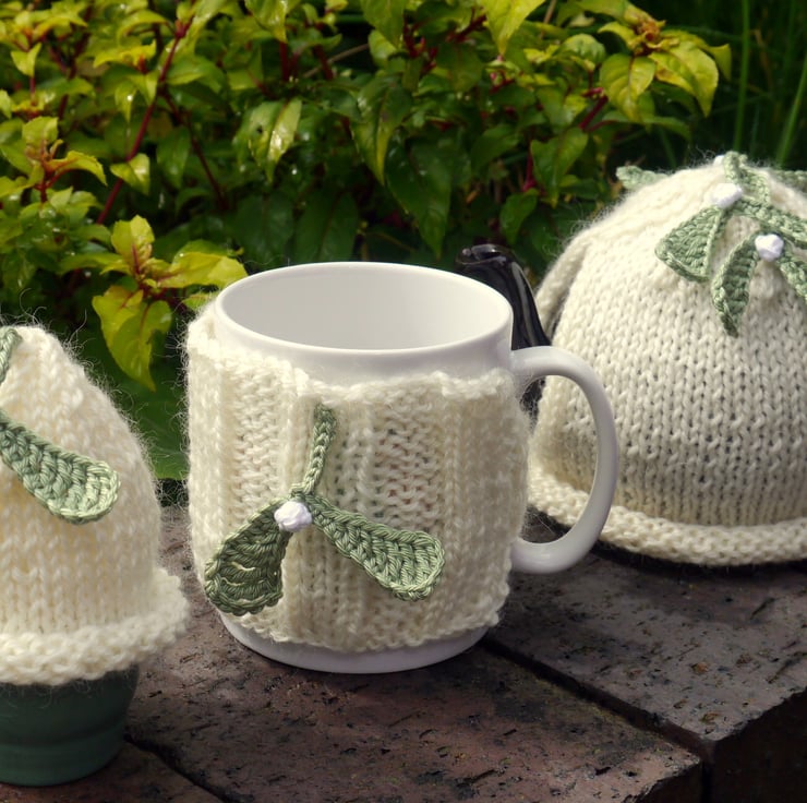 One Cup Mistletoe Tea Cosy, Small Christmas Tea... - Folksy