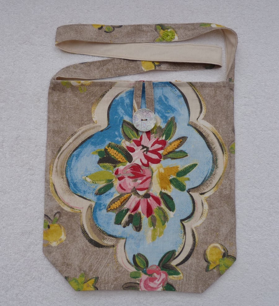 Embroidered Linen Shoulder Bag with Wooden Butt... - Folksy